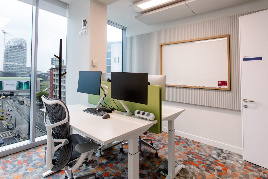 Inside VMware Eco-designed Office | Human Spaces