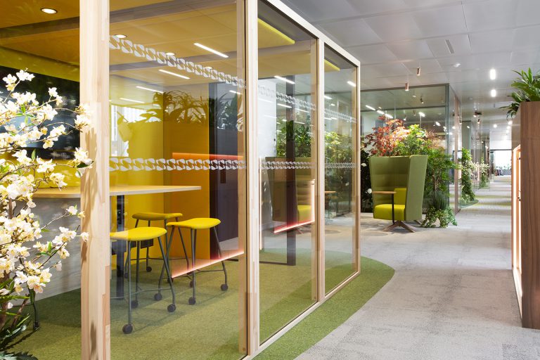 Latitude, les bureaux biophiliques de Sopra Steria à La Défense | Human ...