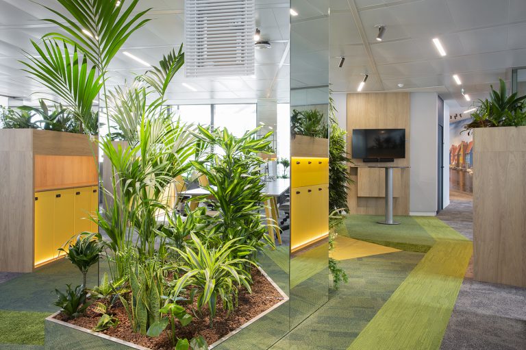 Latitude, les bureaux biophiliques de Sopra Steria à La Défense | Human ...